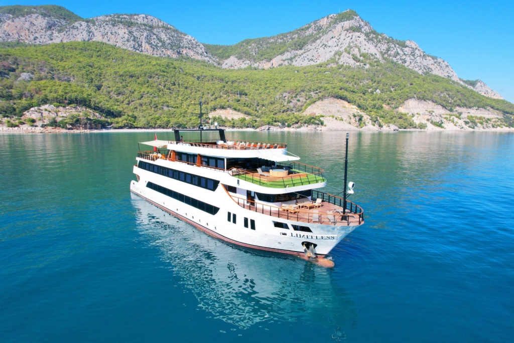Motoryacht Limitless luxury yacht